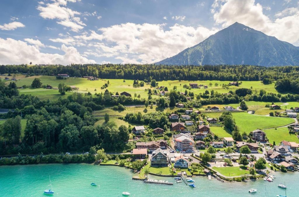 Bijou Lake Side - Mit Seesicht Und Privatstrand, Faulensee - Esquiades.com