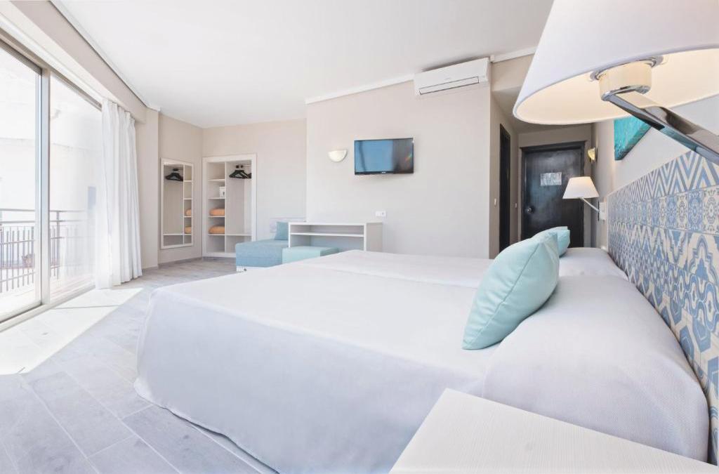 Azuline Hotel Llevant - Sant Antoni de Portmany