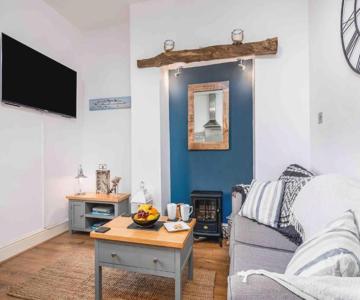 East Cliff View, Heart Of Whitby, Ruswarp - Amimir.com