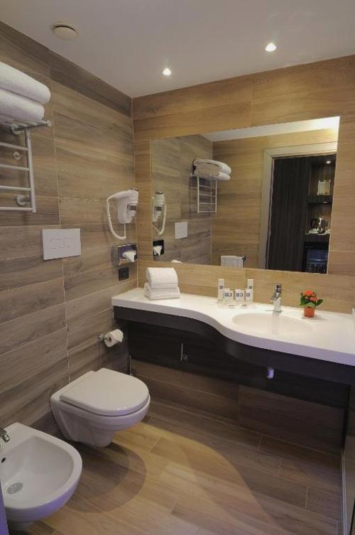 Ih Hotels Milano Lorenteggio - Milano